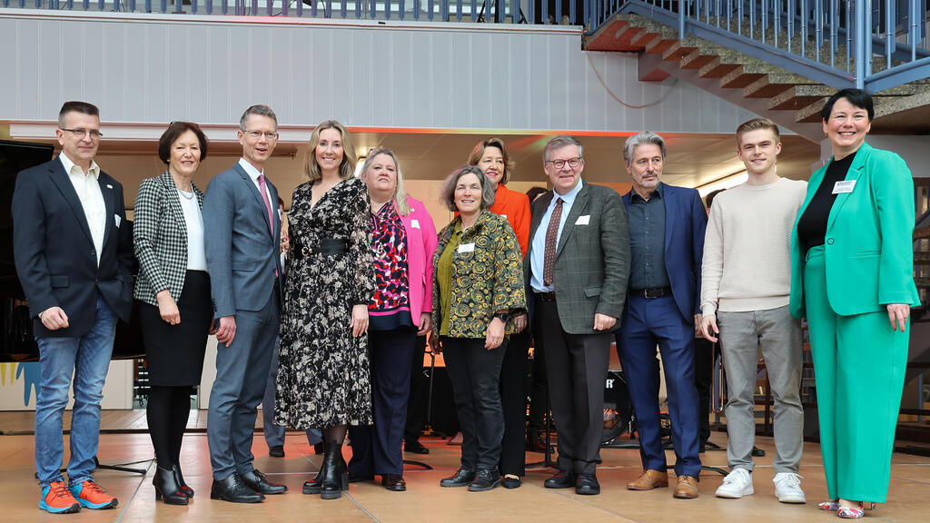 Gymnasiale Elternvertretung: „Wertvoller Impulsgeber bayerischer Bildungspolitik“ | Bayerisches ...